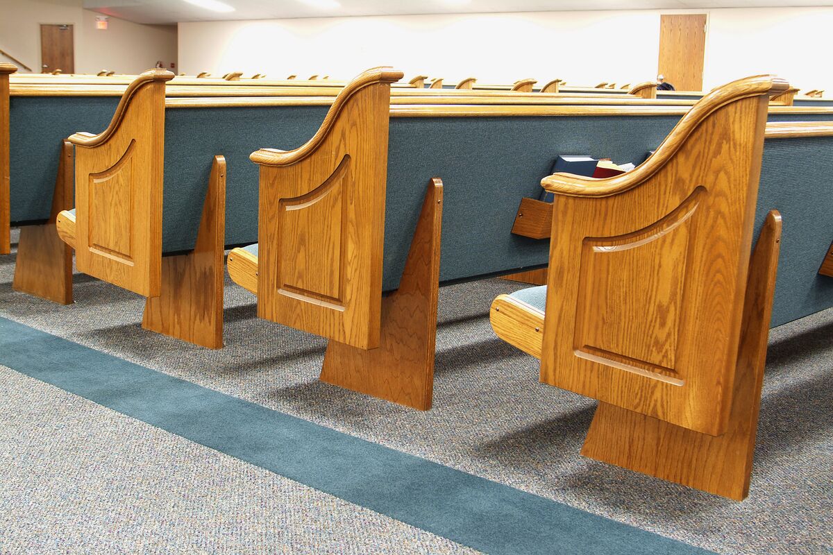 Church Pews & Custom Pew Body Styles | Kivett's Fine Church Furniture